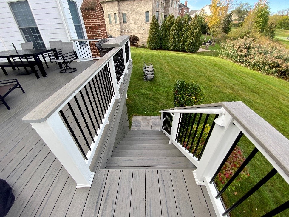How do I find someone to build a deck?