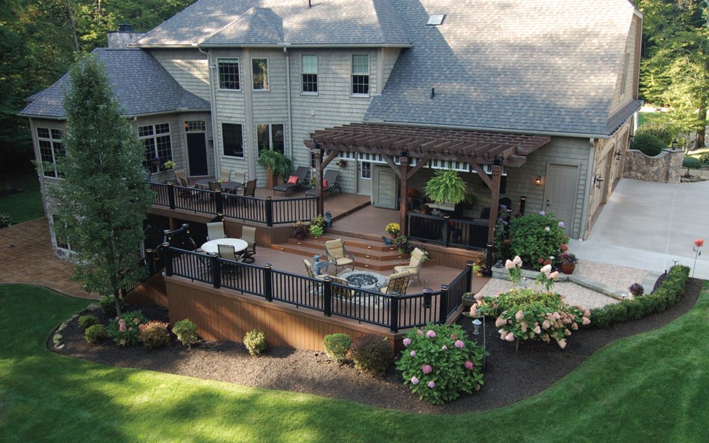 Transform Your Outdoors with a Top Ooltewah Deck Builder