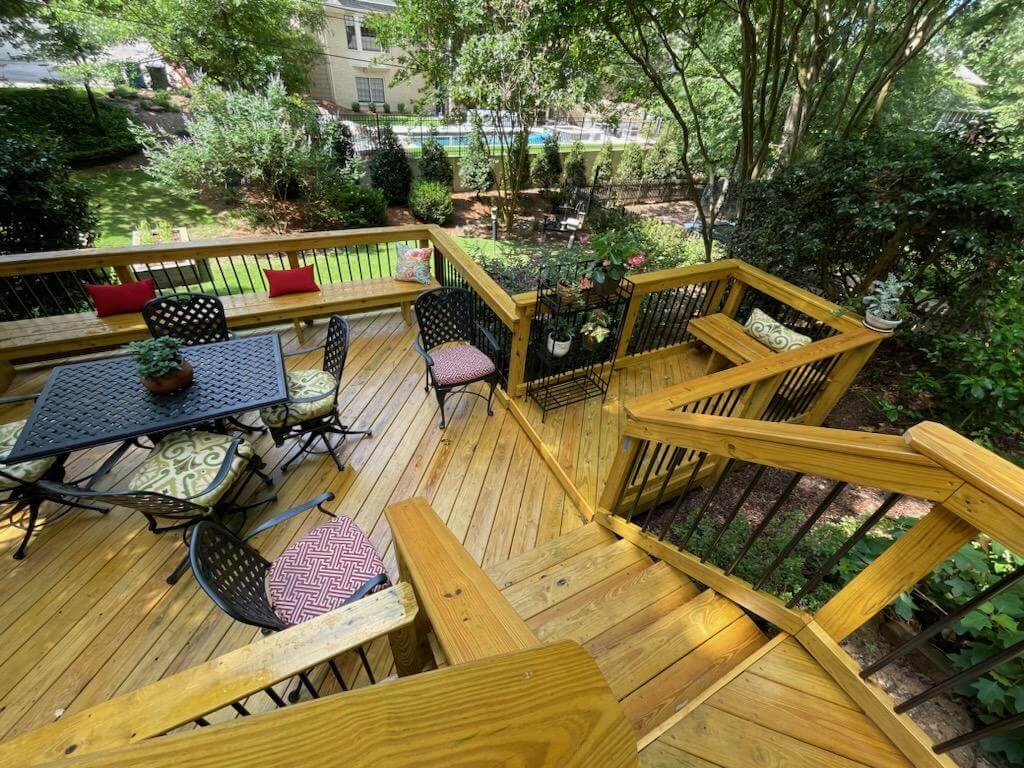 Vestavia AL custom deck and outdoor living space builders.