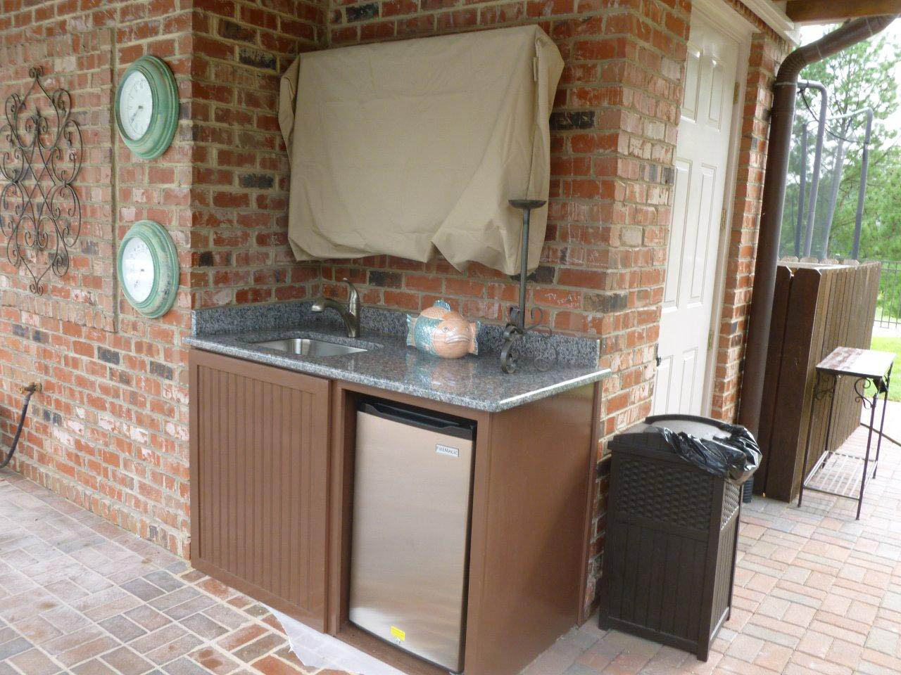 Outdoor Kitchens