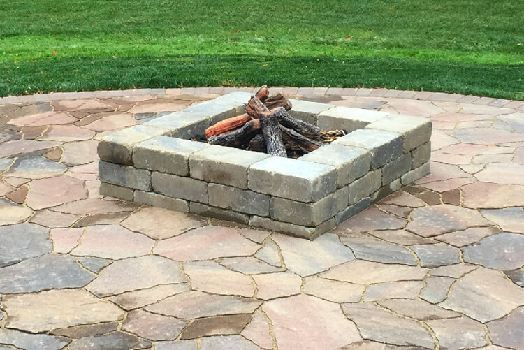 Choosing the Perfect Fire Pit for Your Backyard | Archadeck of Chicagoland