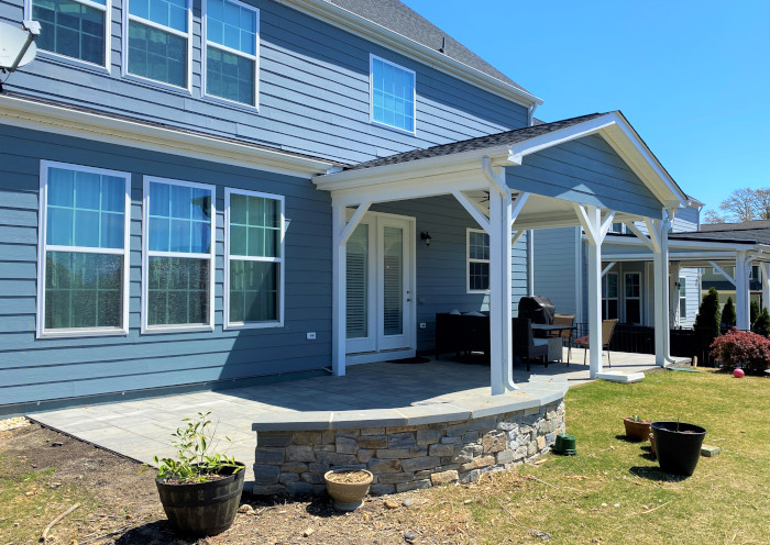 Patio or Deck? How to Choose the Best Option for Your Backyard