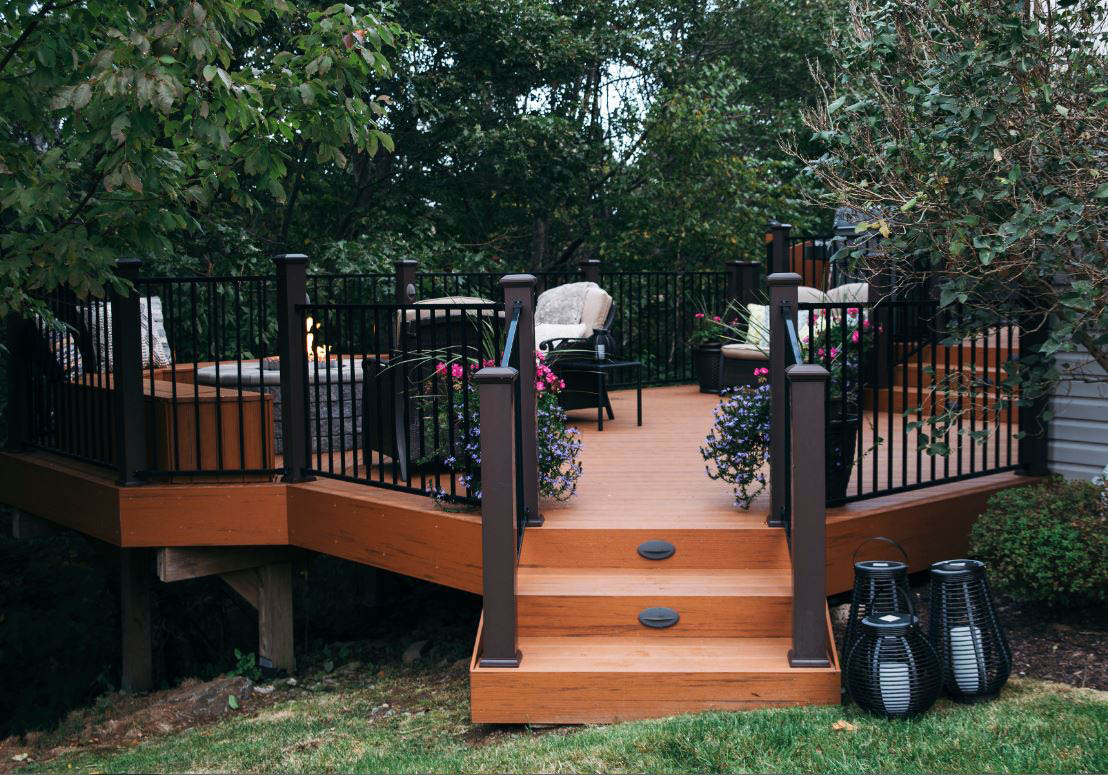Composite & Vinyl (PVC) Decks