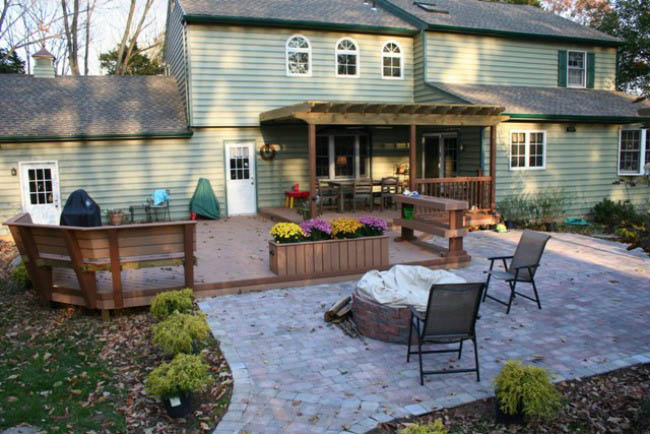Composite & Vinyl (PVC) Decks